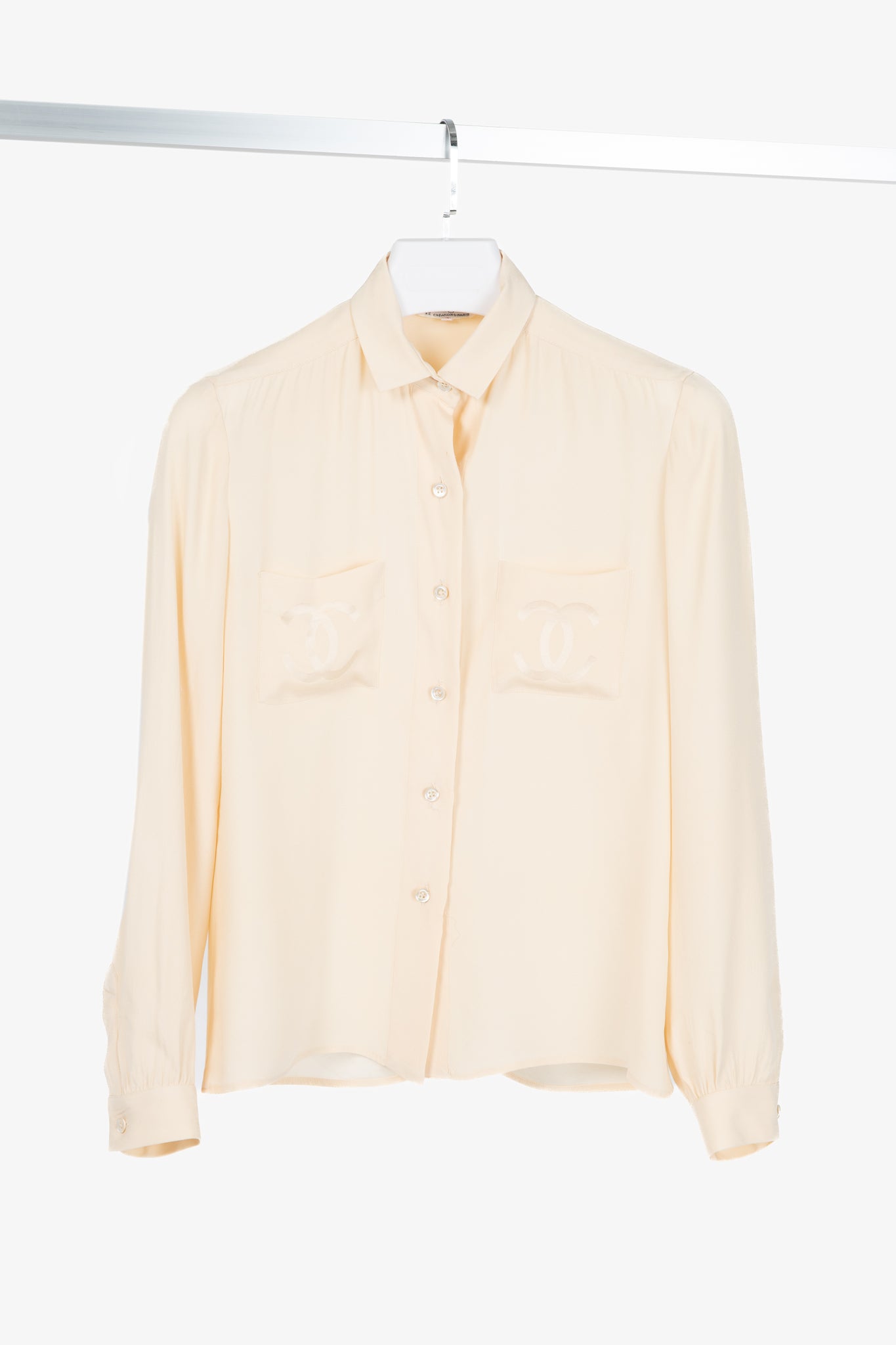 Chanel 70's-Vintage Cream Silk CC-Pocket Buttoned Blouse – Blogger Armoire